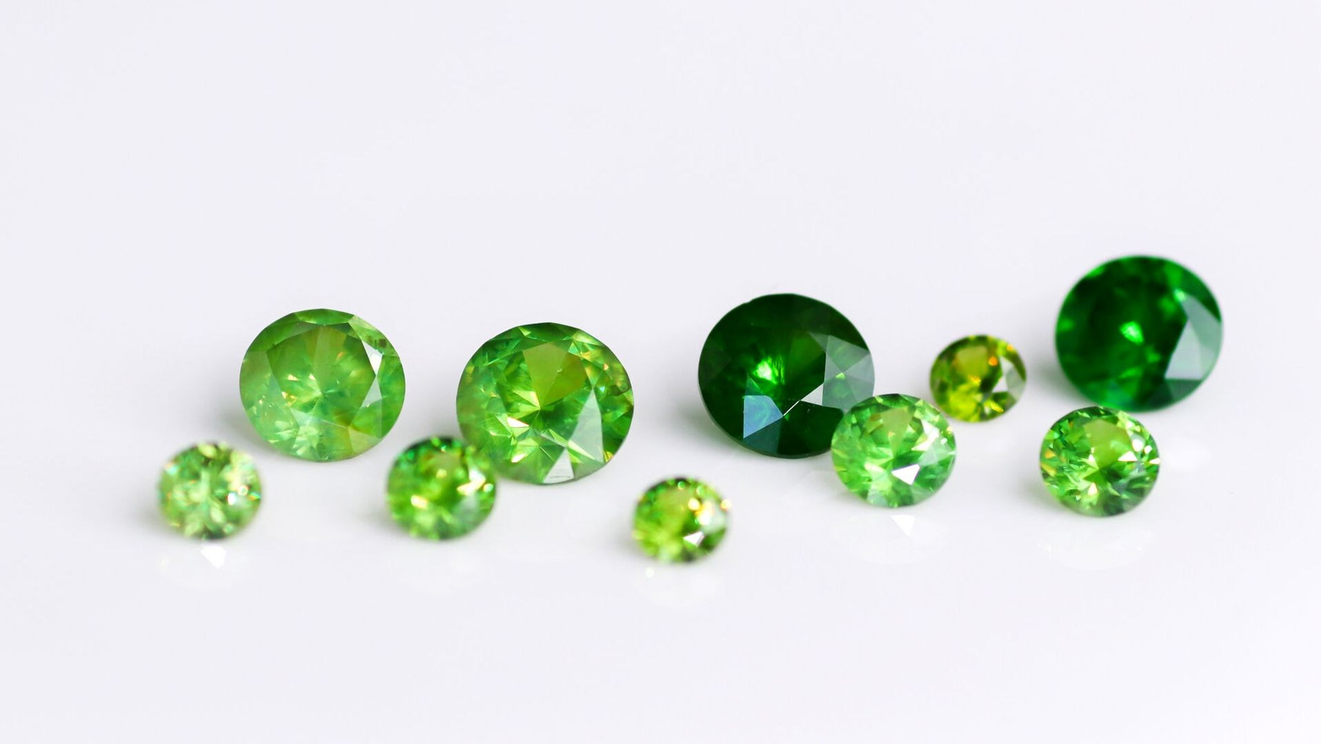 デマントイドガーネット[Demantoid]