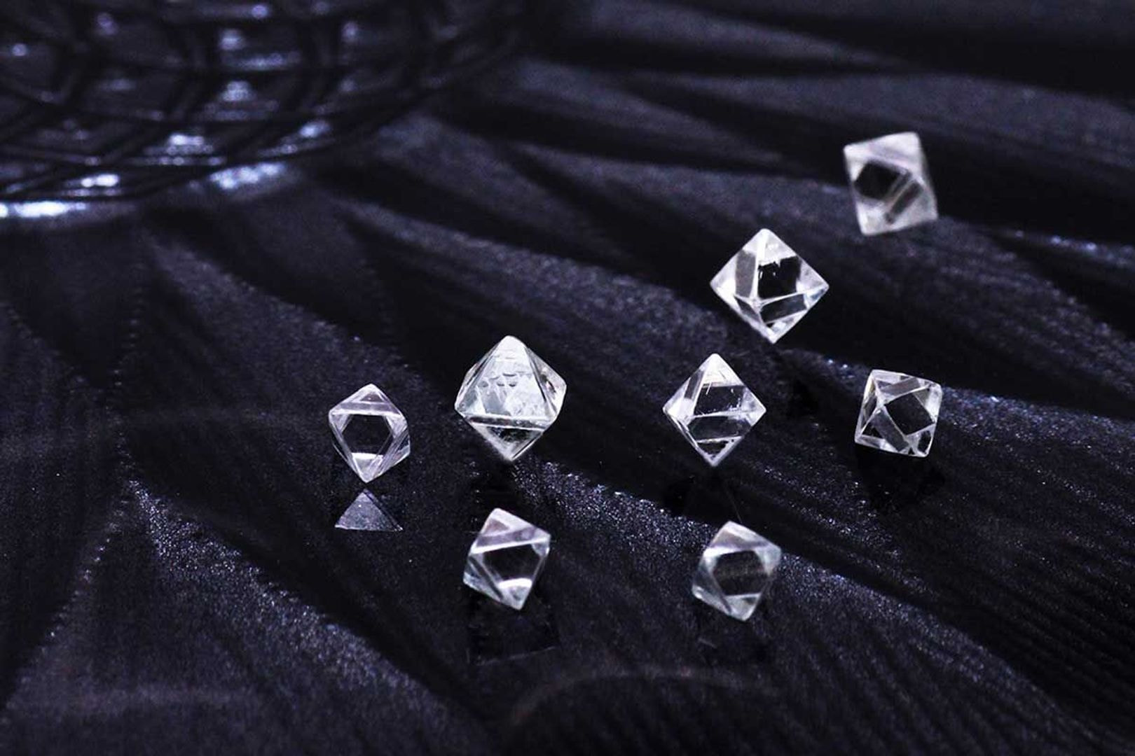 ダイヤモンド原石